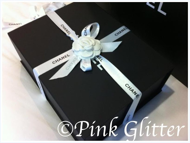 Pink Glitter: Whats in the box..?