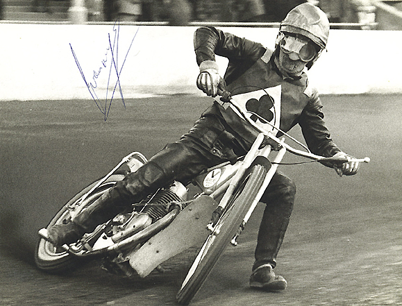 Lizard Feathers: April 2011