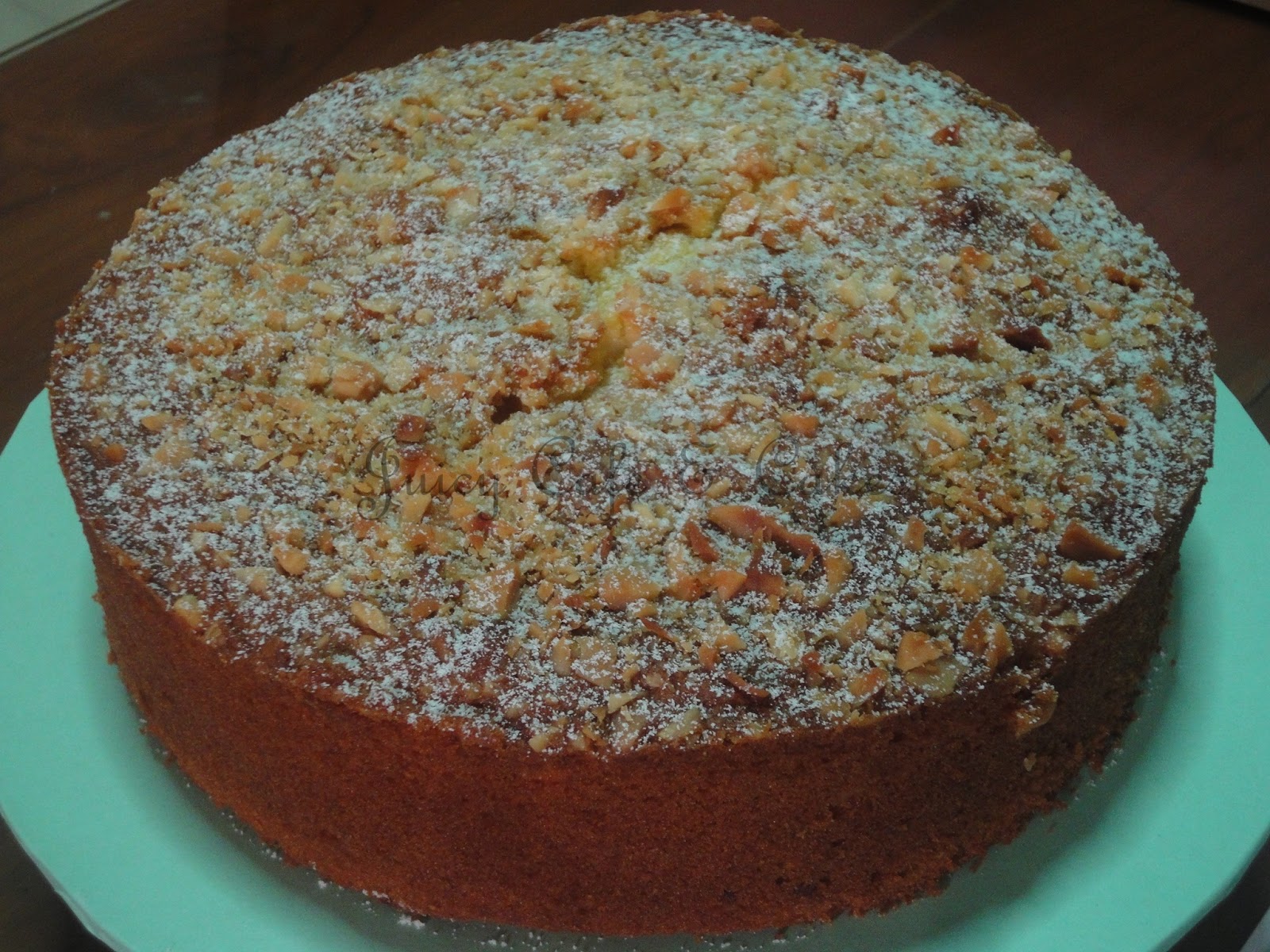 JUICY CAFE: OMBRE CAKE & MACADAMIA CREAMLESS CAKE