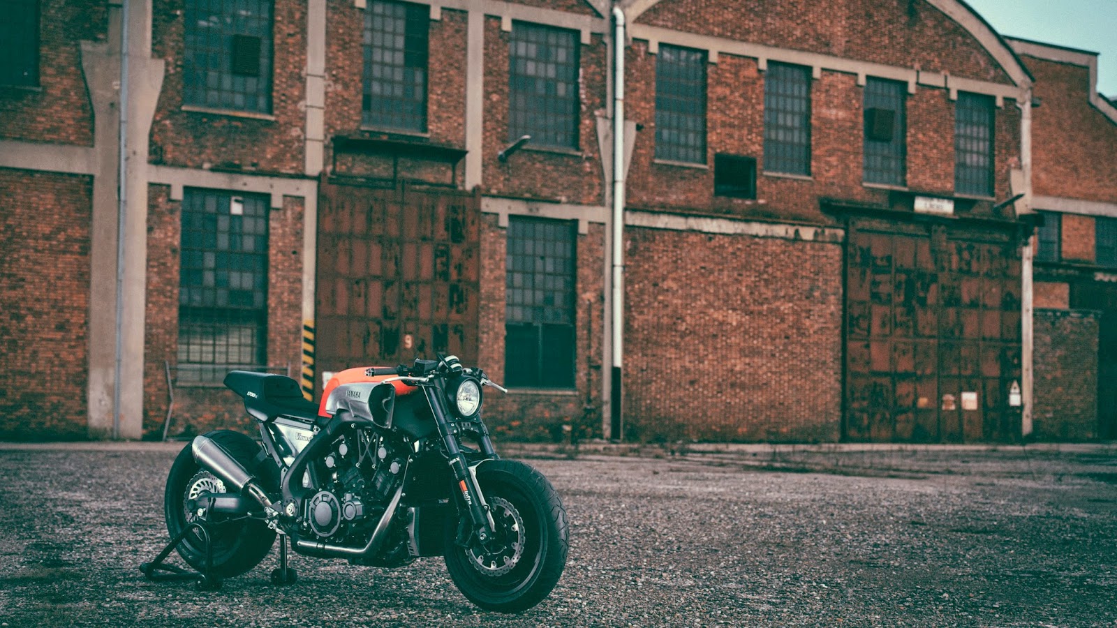The Vmax INFRARED - RocketGarage - Cafe Racer Magazine