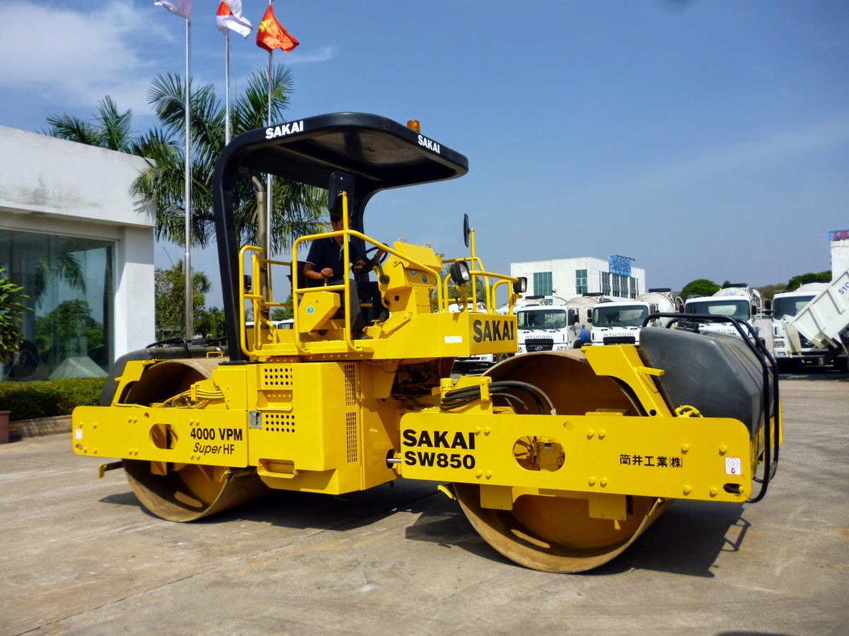 Xe lu rung Sakai SW850 | Xe Lu Bánh Thép