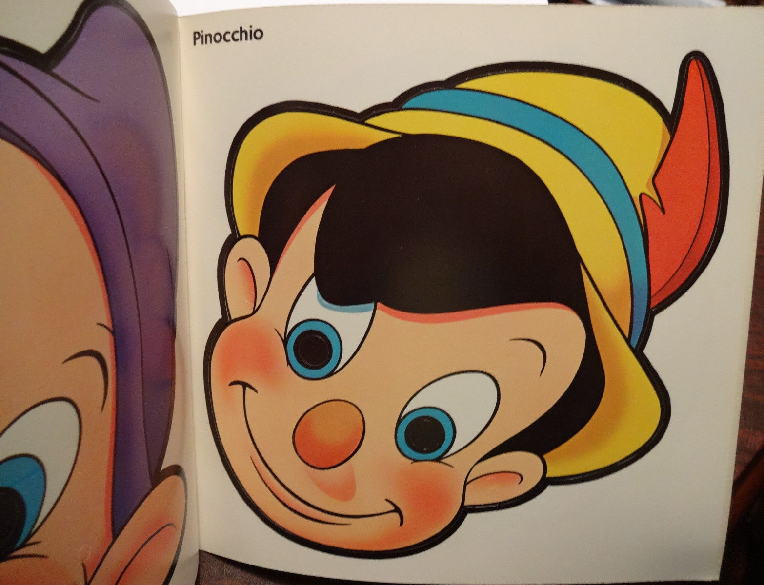 Filmic Light - Snow White Archive: 1985 Disney Book of Masks