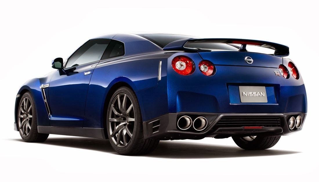 Mobil Nissan GT R | R-way Collection