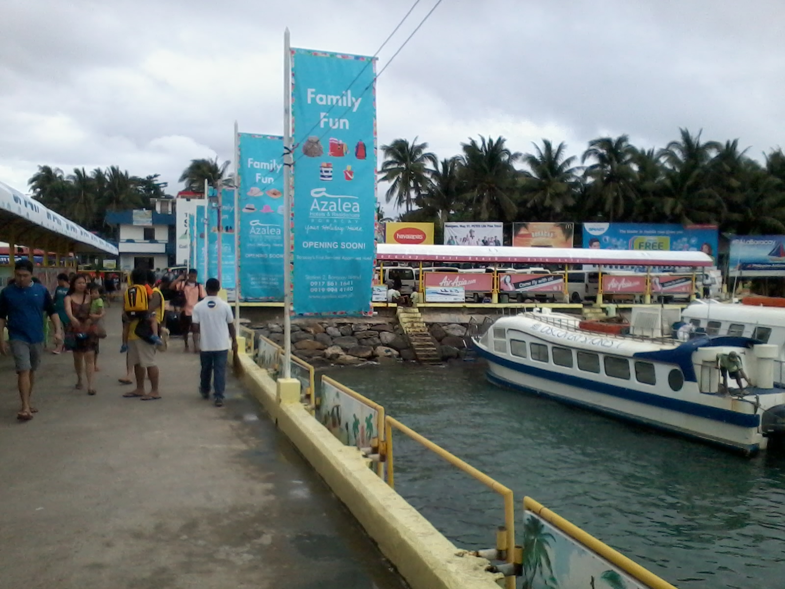 Travel and Tourism: Caticlan to Boracay boats