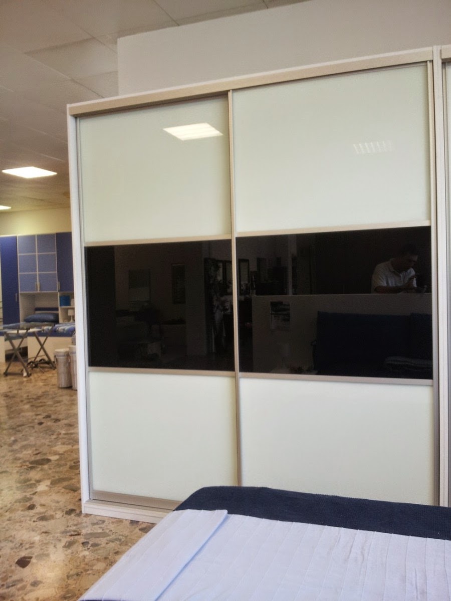 Mobila Bacau Yulmob: Mobila Dressing Alb Oglinda