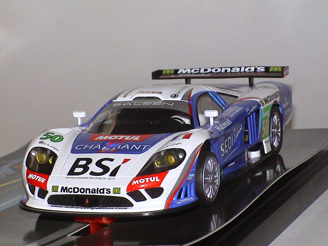 Slot - Outra Dimensão: Arrow Slot - O primeiro Saleen decorado