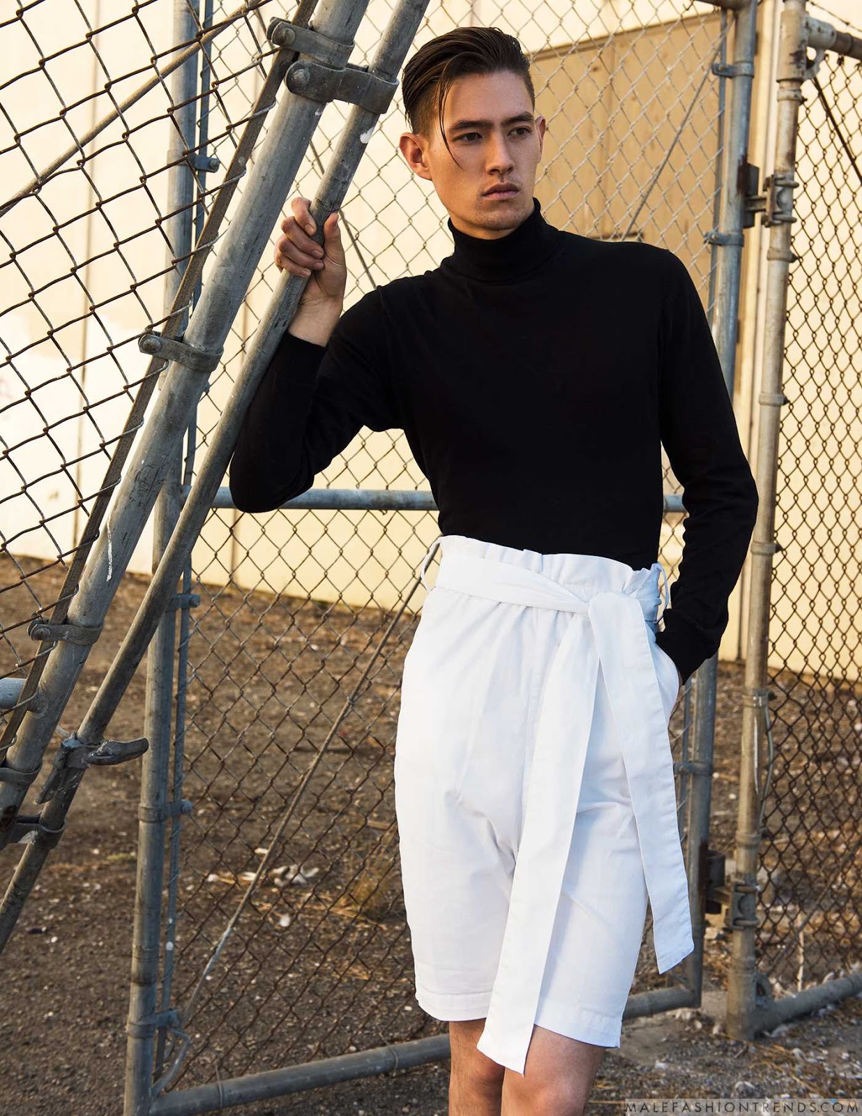 Jacob Hirata entre monocromo y geometría para LEWIS Magazine