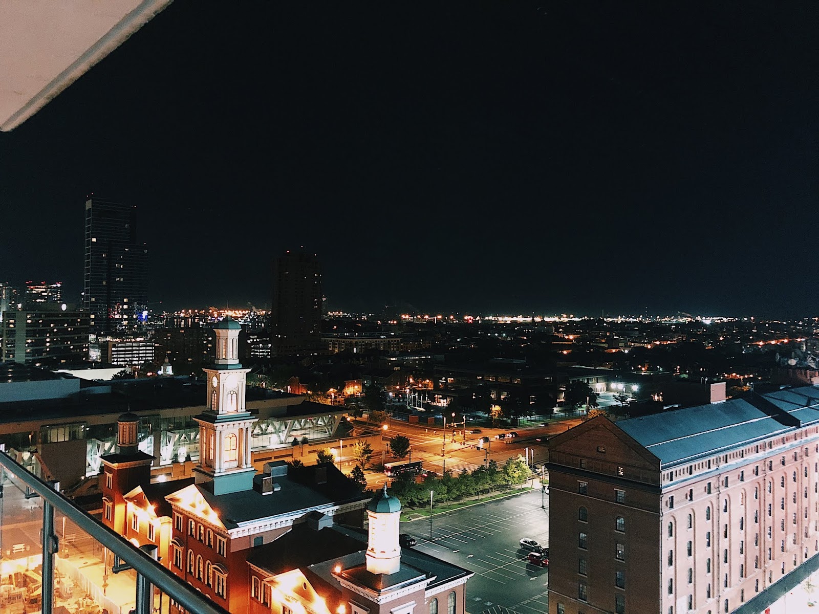 Caturday Style: Staycation at The Hilton Baltimore