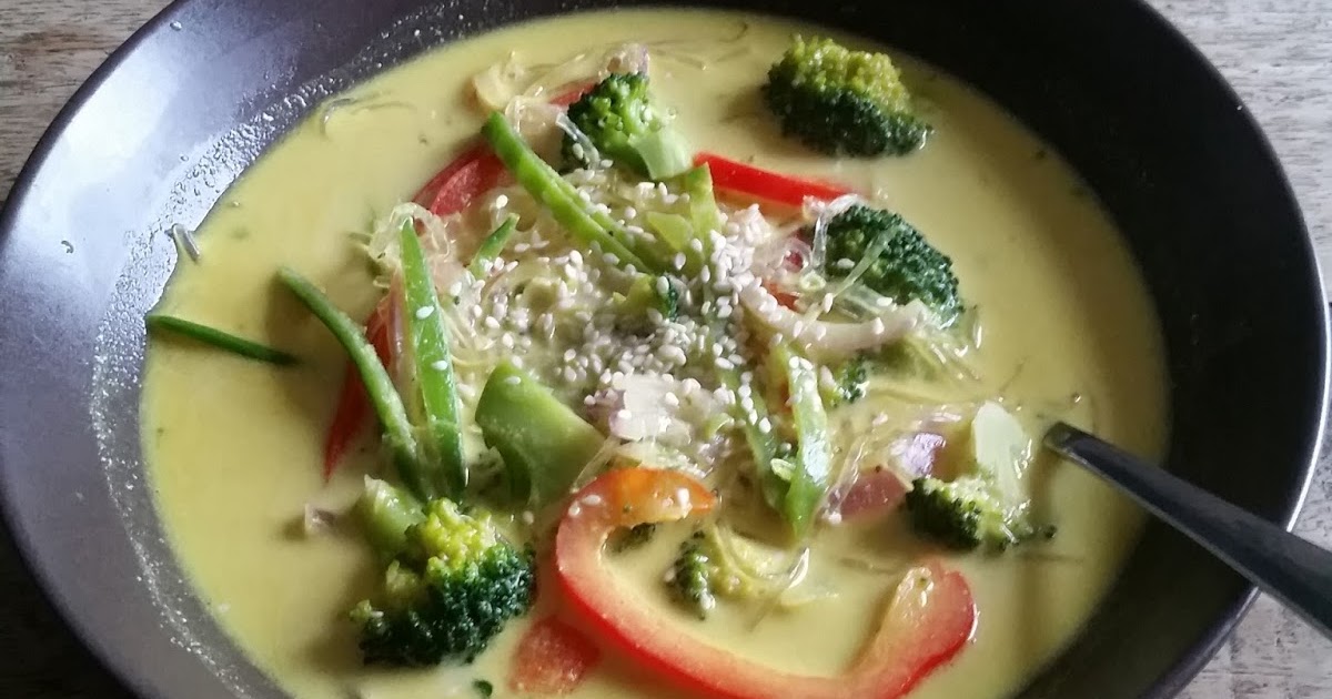 Lottas mat och vardag: Thaisoppa med grön curry och kelpnudlar