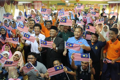 PSS SMKDHTK: Pertandingan menulis esei sempena hari kemerdekaan ...