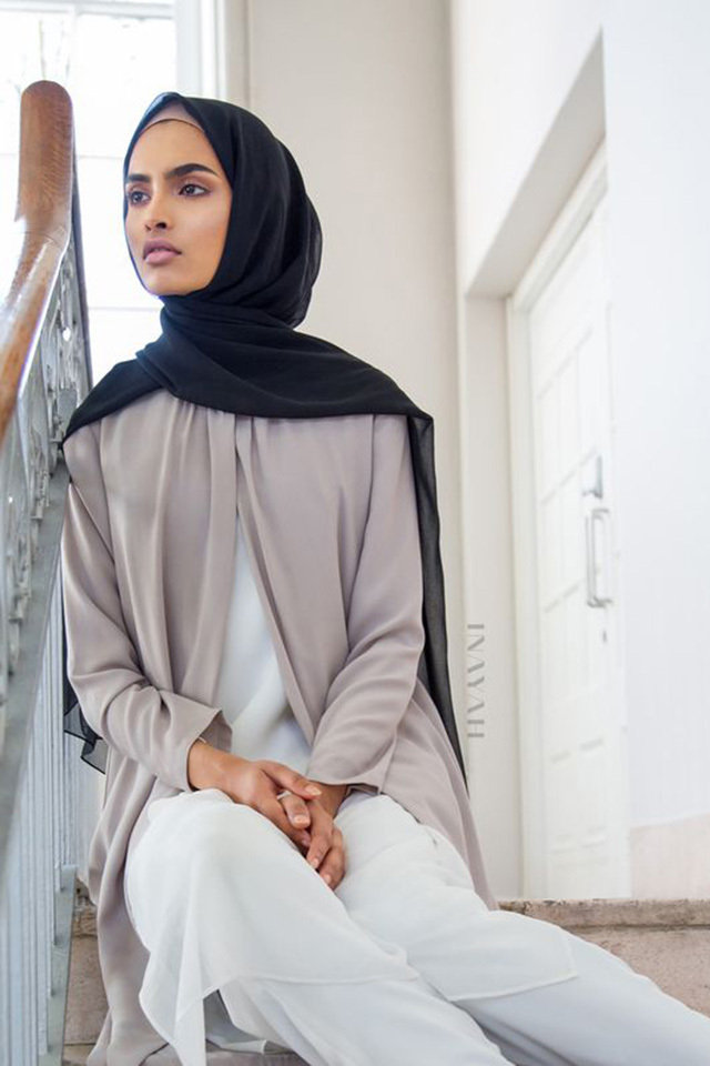 Modern and Stylish Hijab Wrap Ideas (for Women with Oval Faces)