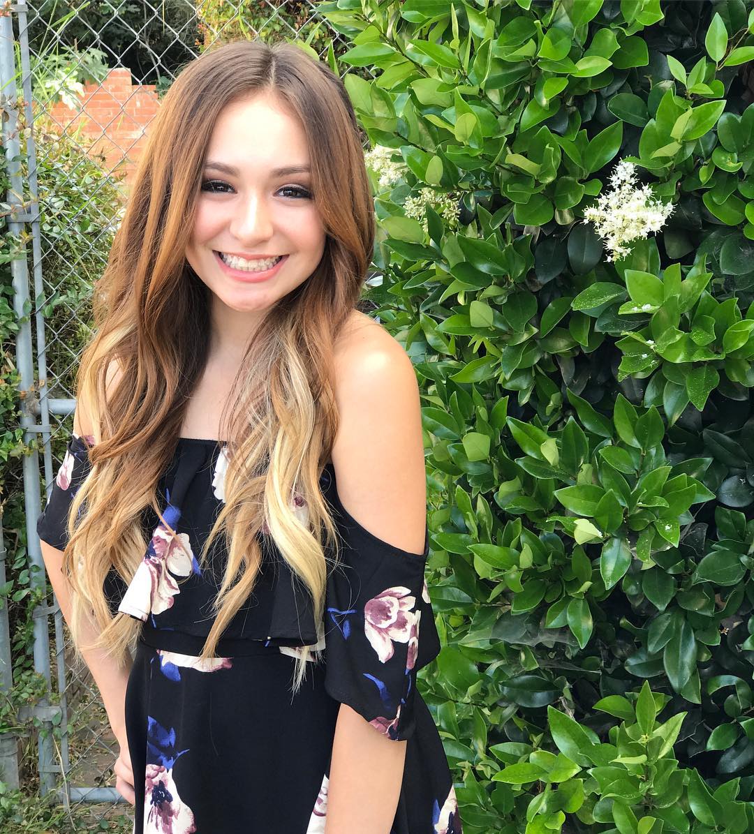 Starlet Arcade: Bailey Gomez