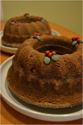 Sweet Dreams and Sweet Living: Saint Lucia's Day's lingonberry cake