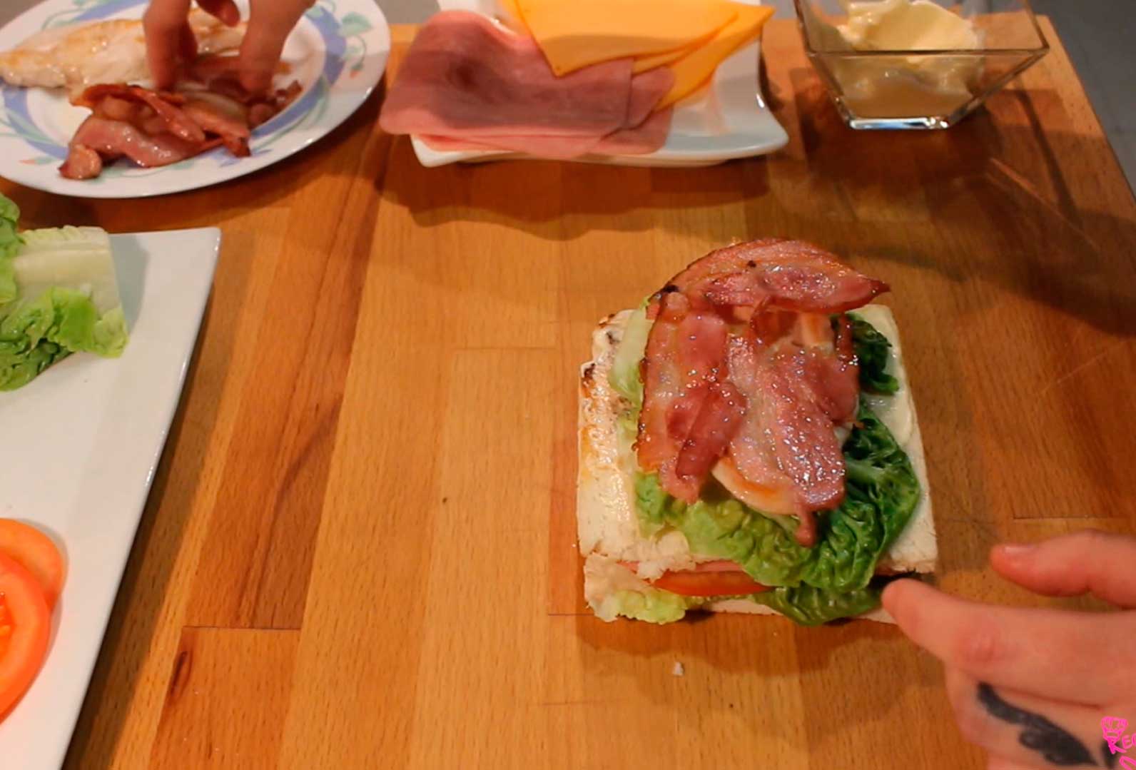 Sándwich Club de Pollo y Bacon