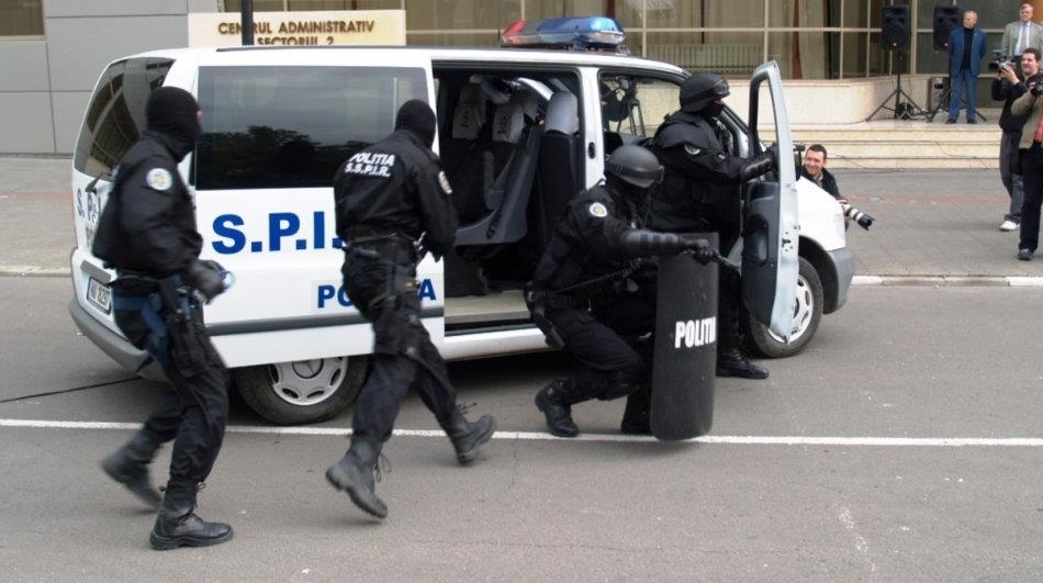 Gsg9 1/87 Unité spéciale: ACVILA – GSPI Grupul Special de Protectie si ...