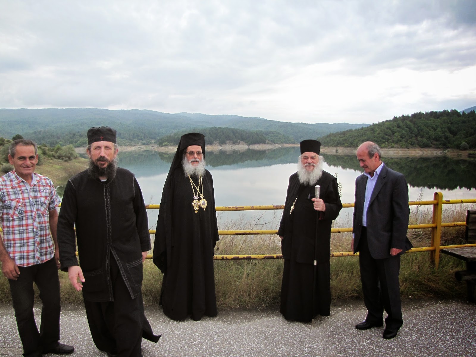Ιερά Μονή Παναχράντου – Αγίου Παντελεήμονος: ΠΡΟΣΚΥΝΗΜΑ ΣΤΟΥΣ ΑΚΡΙΤΕΣ ...