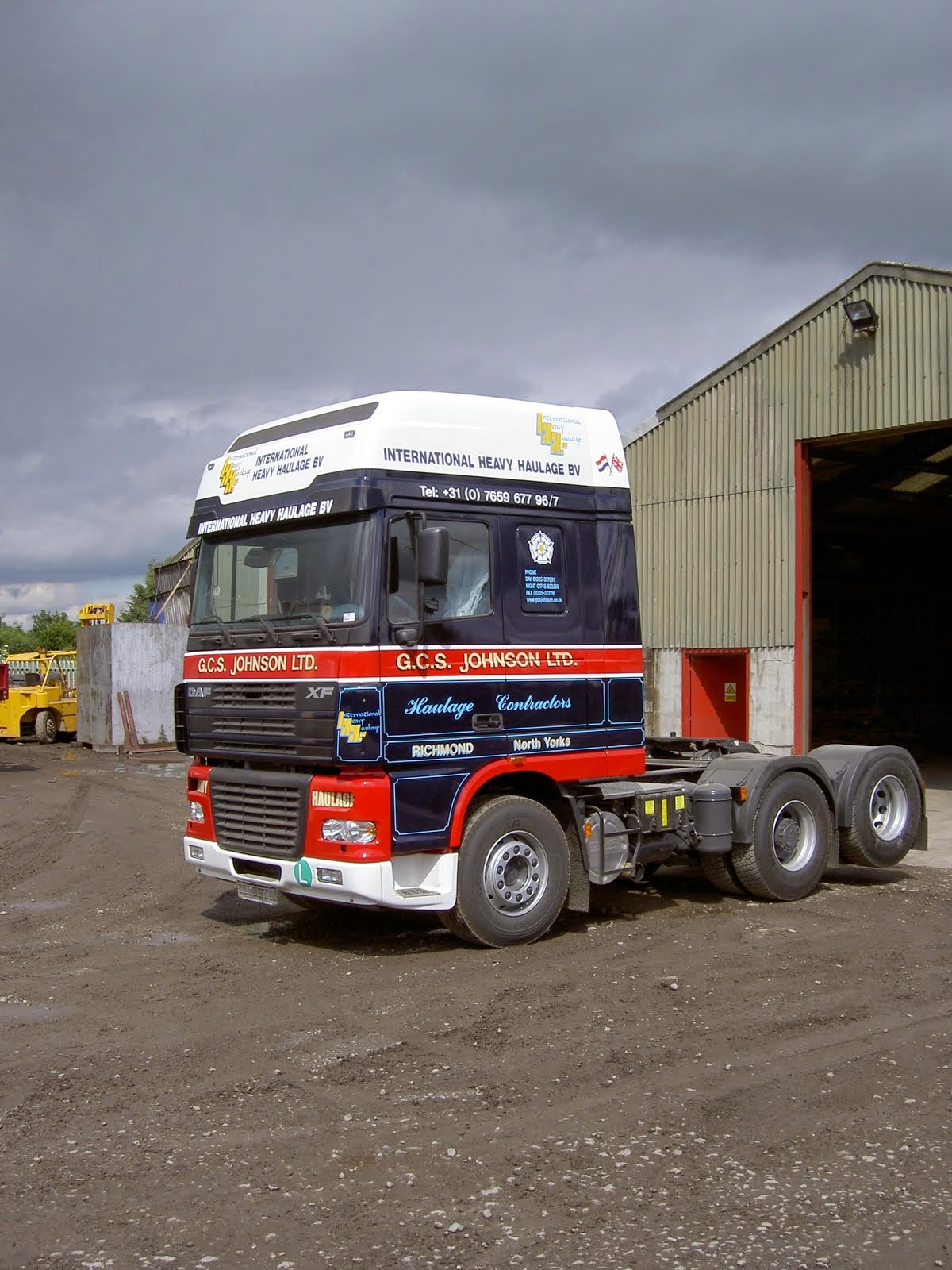 The Green I Signs Blog: #darlobiz GCS Johnsons Daf truck signwriting ...