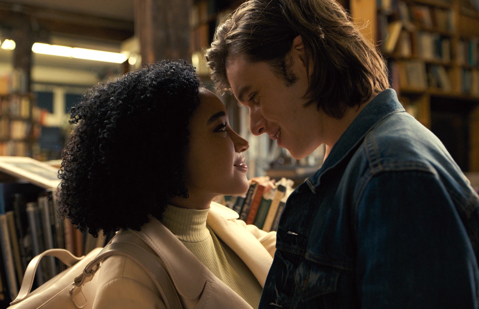 EVERYTHING, EVERYTHING Trailers, Clips, Featurette, Images and Posters ...