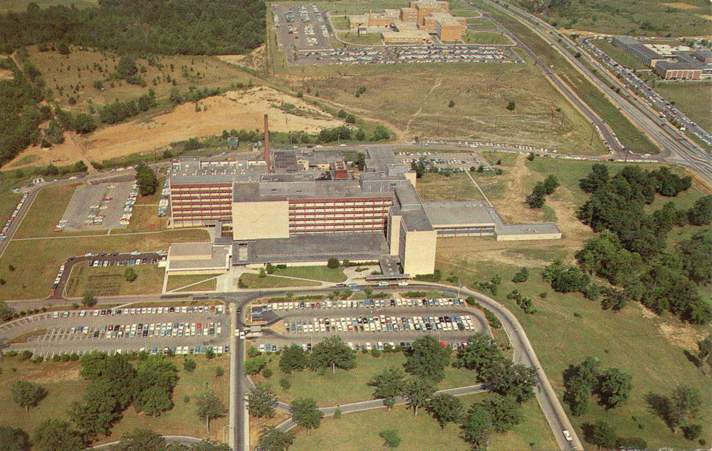 Urban Decay: Heading west in Jackson: Woodrow Wilson Ave. and Medgar ...