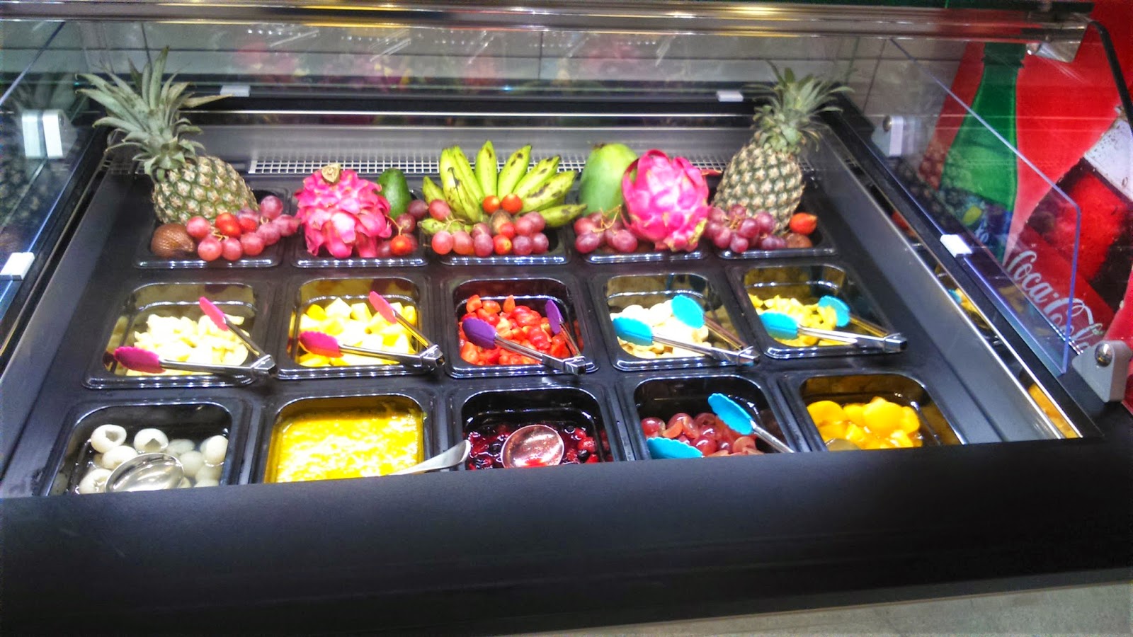 Fresh-Frozen-Yoghurt at YOGHURT REPUBLIC | panwayan