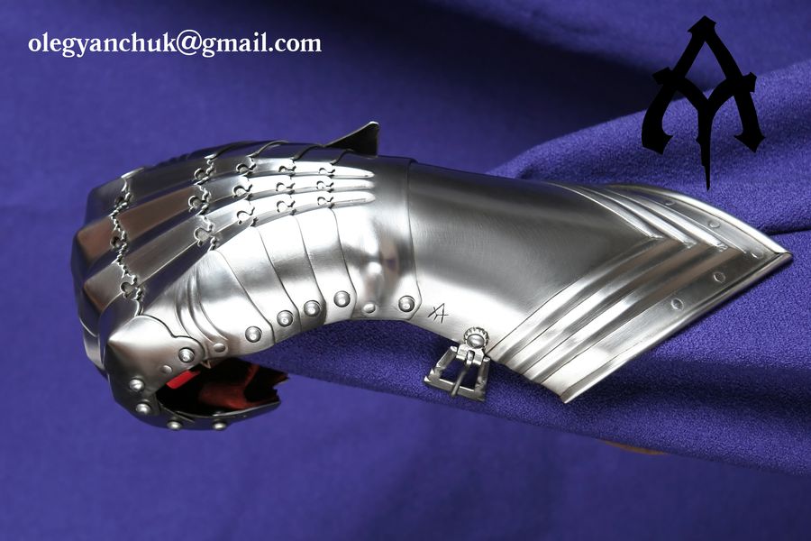 Armouring Art: Late 15-th C .Gothic Gauntlets