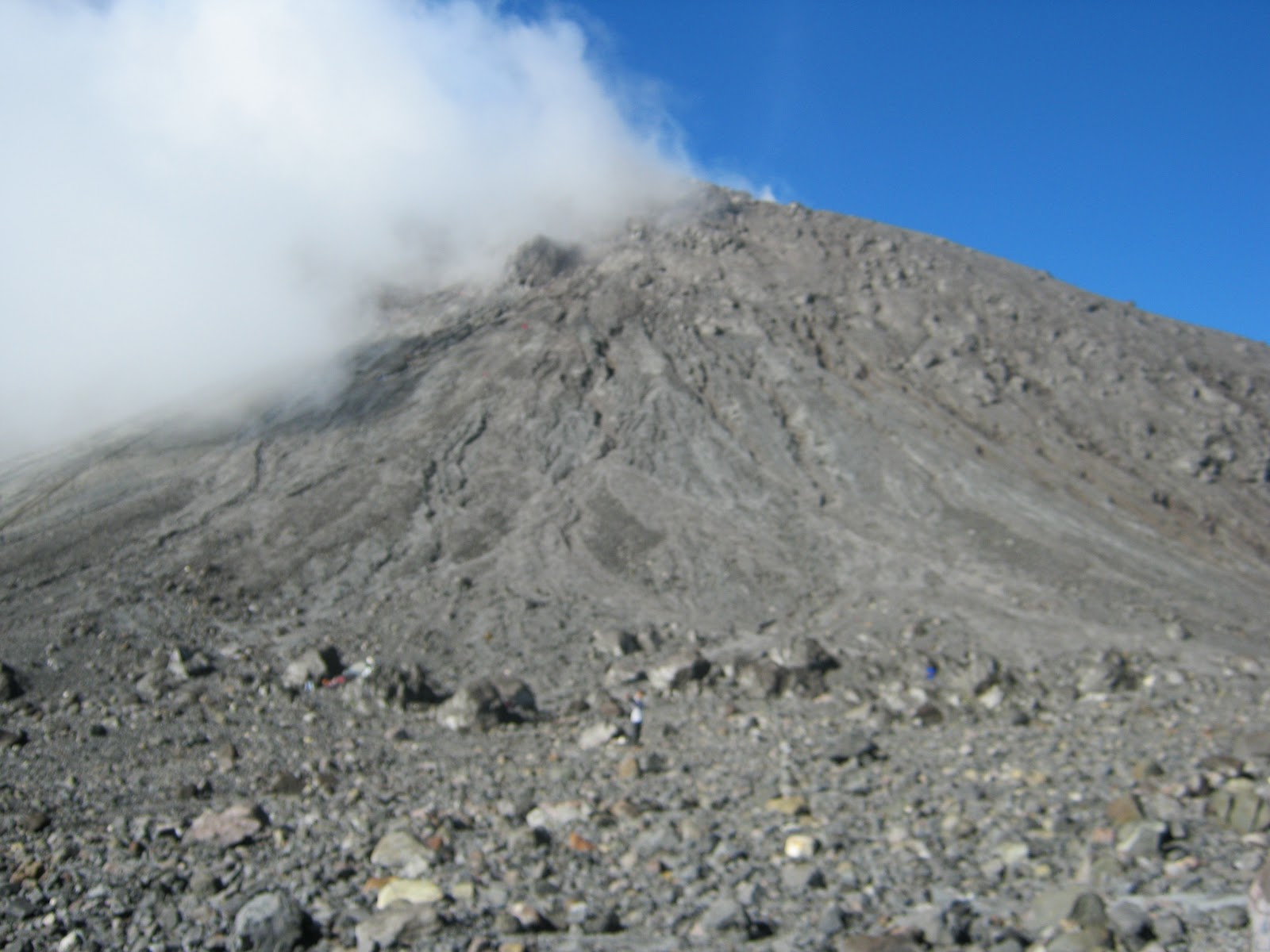 One's Zone: PENDAKIAN GUNUNG MERAPI