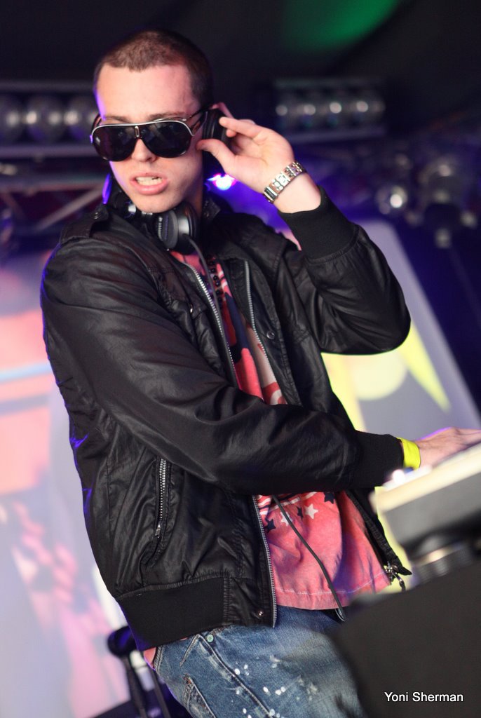 The Super B-Beat Show: Israel's own DJ Four Eyez