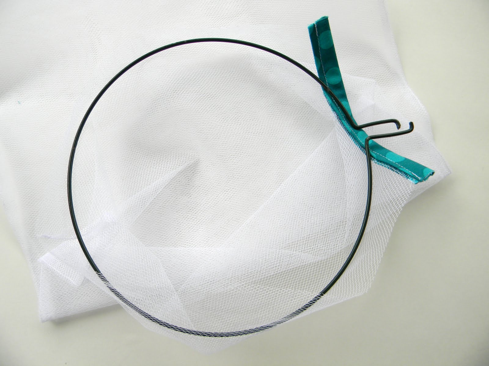 fat quarter friday {butterfly net / bug catcher tutorial}