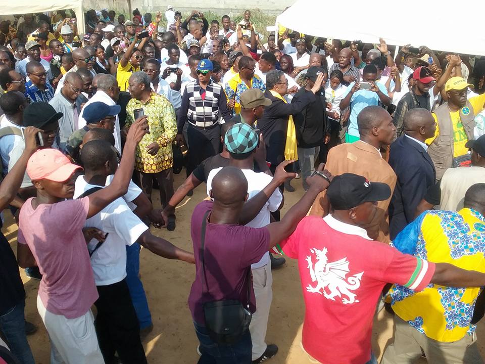 WHEN GABONESE CITIZENS GATHER TOGETHER IN OYEM, THIS IS WHAT HAPPENS ...