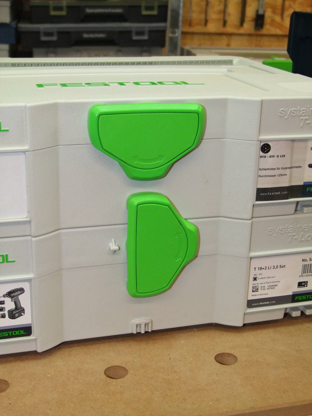 Michas Holzblog: Vergleich - Bosch L-Boxx vs. Festool T-Loc Systainer