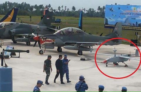 DEFENSE STUDIES: Akhirnya, Aerostar TNI-AU Tampil di Muka Publik