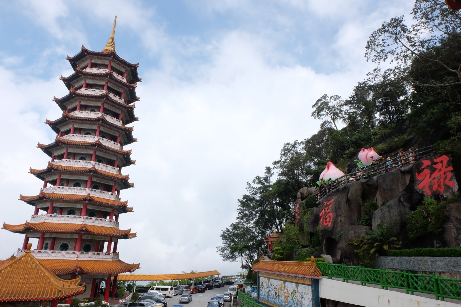Kee Hua Chee Live!: CHIN SWEE TEMPLE COMPLEX AT RESORTS WORLD GENTING ...