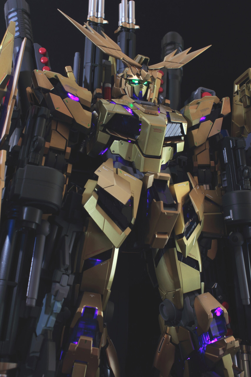 Custom Build: PG 1/60 Unicorn Gundam Phenex + Full Armor Equipment