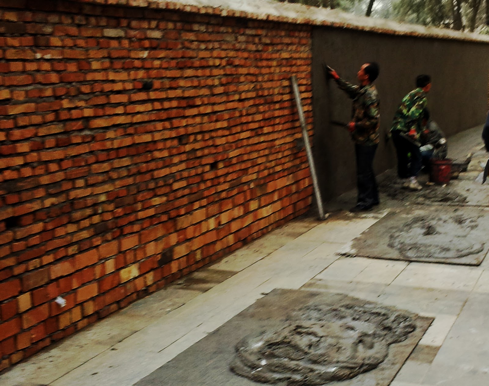 Ann & Paul in China: Instant walls and gated communities