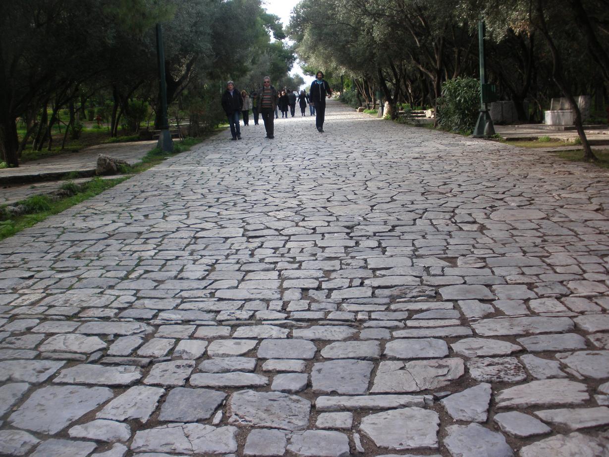 Ιδιωτική Οδός: ΣΤΑ ΛΙΘΟΣΤΡΩΤΑ ΤΟΥ ΠΙΚΙΩΝΗ