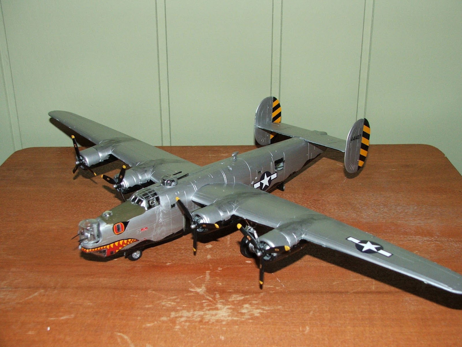 The Why blog: 1/72 scale Minicraft Model Kits B-24L Liberator review