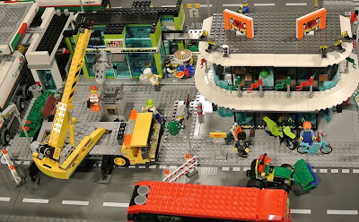 DeToyz: Lego 60026 Town Square