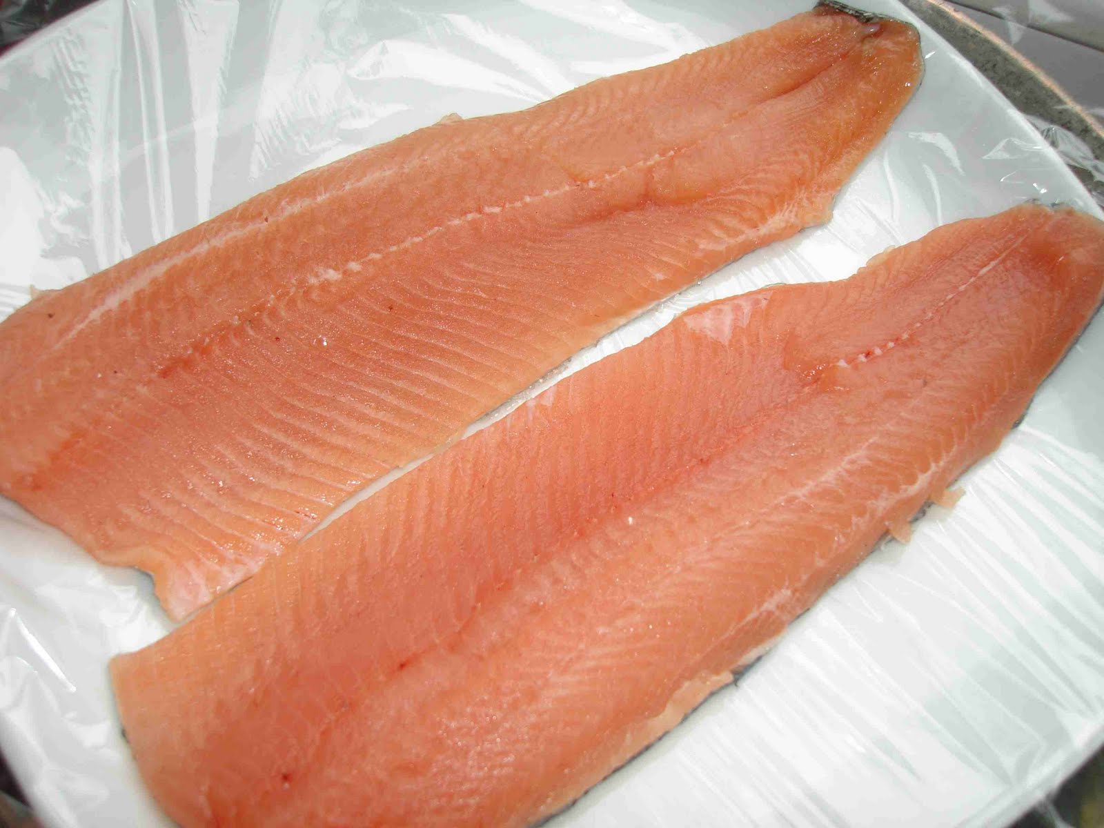 bushcooks kitchen: Warm geräucherte Regenbogenforelle mit Rote-Bete-Salsa