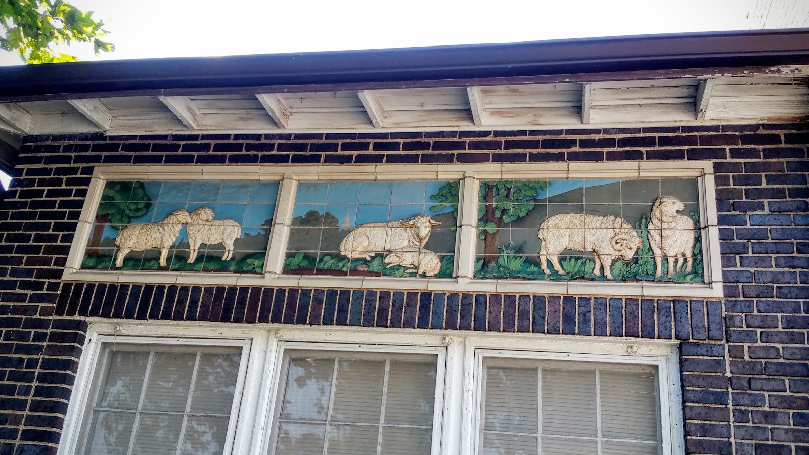 History and Culture by Bicycle: 2016 Iowa State Fair: Sheep Barn