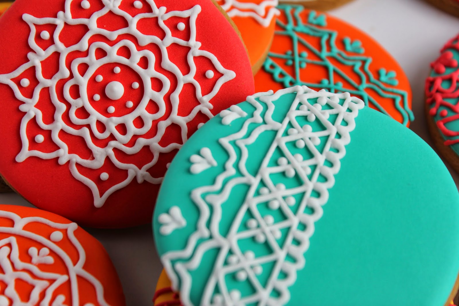 Sugar Bea's Blog: Henna inspired Christmas Cookies {for some VERY cool ...
