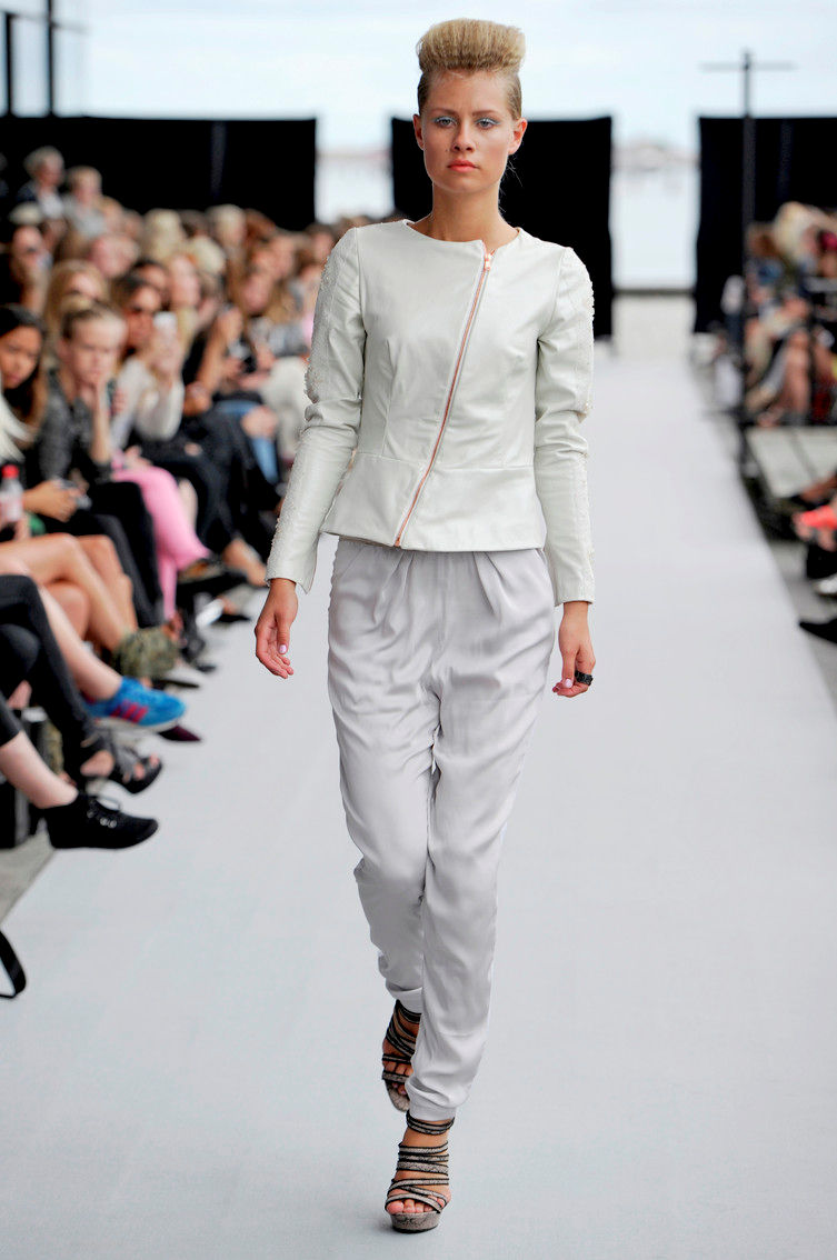 {The Dandelion Chronicles}: {CFW SS13} Elsa Adams; Whiite; Ole Yde