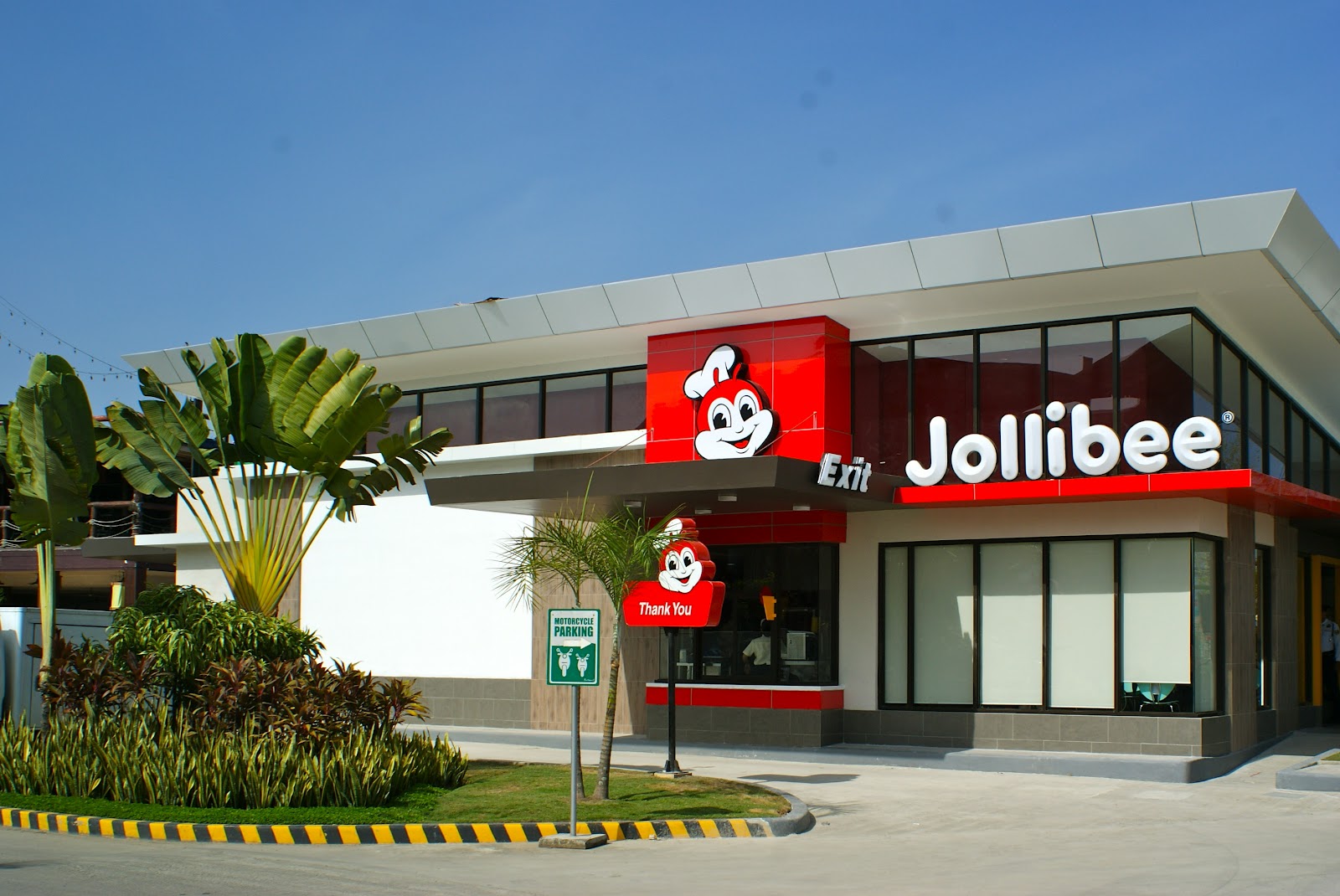 New Store: Jollibee opens at Parkmall