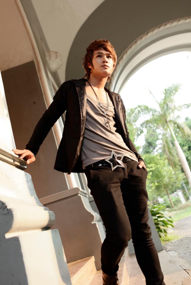 M y a n m a r H u n k s: Aung Lay