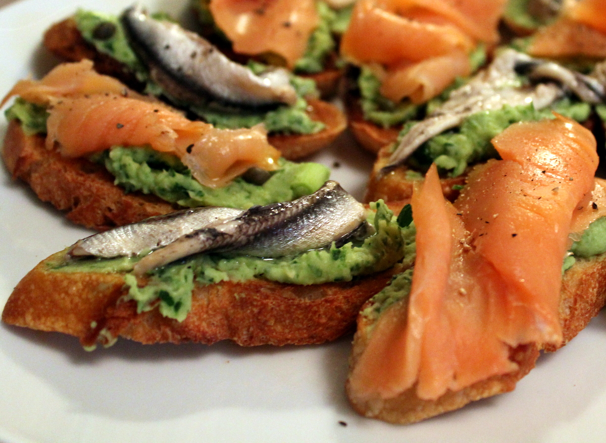 Cook Food. Mostly Plants.: White Anchovy Toasts
