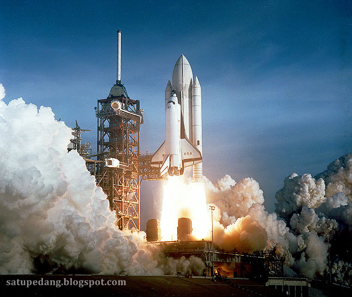 Sejarah Ditemukannya Roket | ASAL USUL DAN SEJARAH