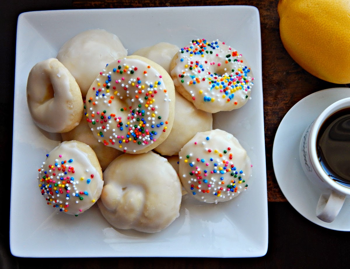 Cleo Coyle Recipes.com: How to Make ANGINETTI - Italian Lemon Cookies ...