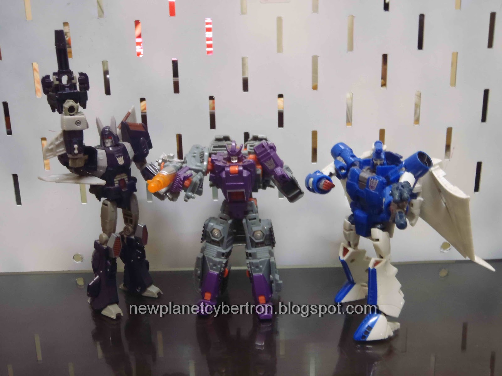 New Planet Cybertron: Transformers Review – Galvatron (Universe Deluxe)