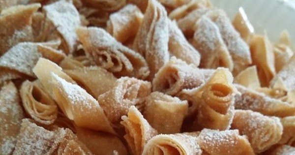 Sweet fried popiah skin by Quequek Yeo‎