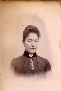 monteverdelegge: Una foto delle sorelle Brontë?