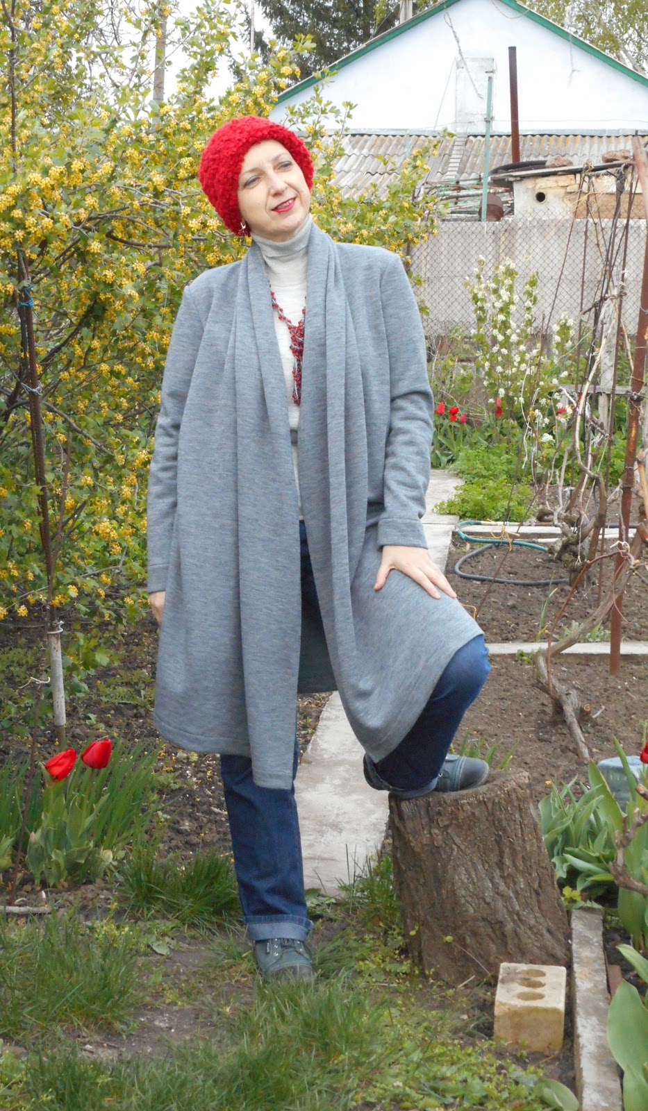 Witty, Pretty & Handy: One Unfastened Jacket for Two Grey Hues